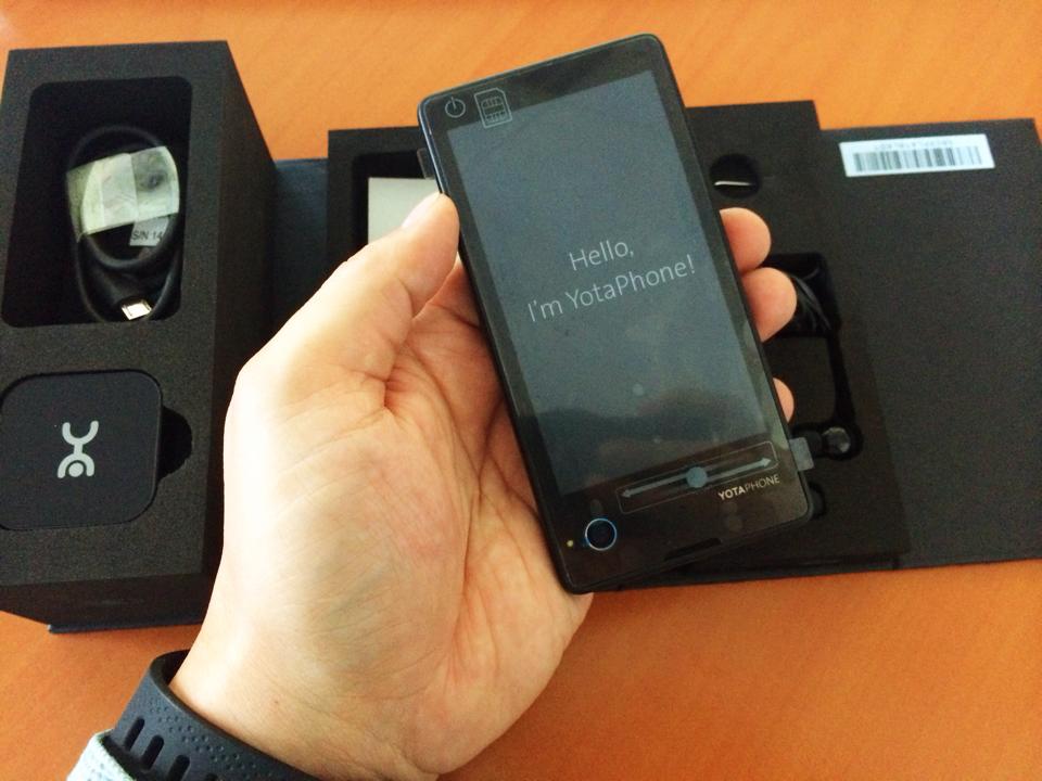 YotaPhone, asalt rusesc pe frontul Smartphones