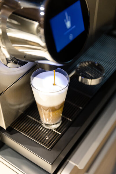 Nespresso Momento Coffee & Milk, espressorul ideal pentru birouri și ...